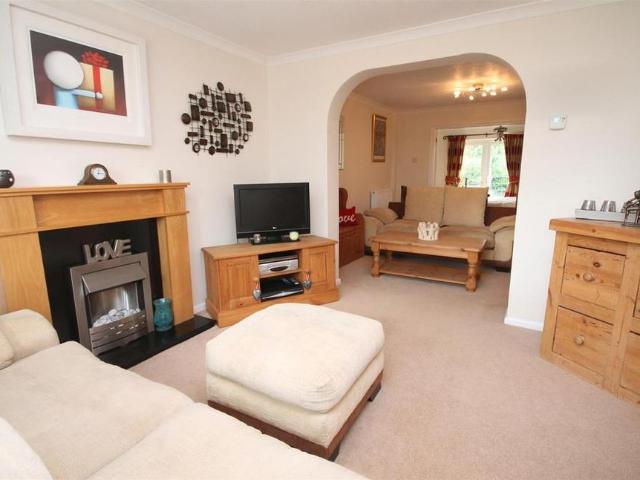 3 bedroom detached house to rent