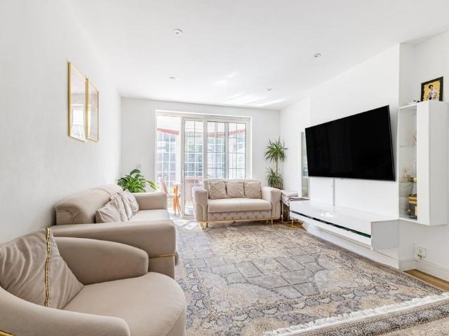 3 bedroom detached house to rent