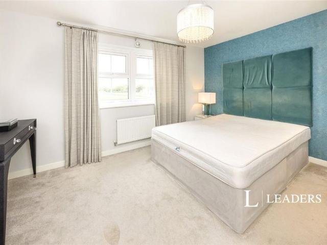 3 bedroom detached house to rent