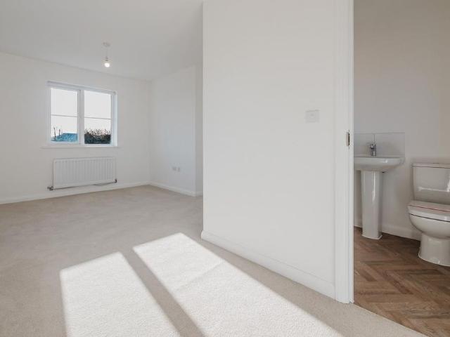 3 bedroom detached house to rent
