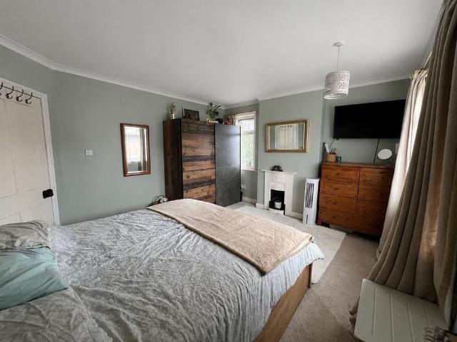 3 bedroom detached house to rent