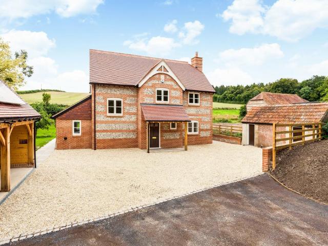 3 bedroom detached house to rent