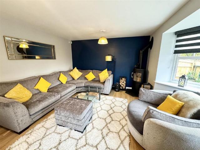 3 bedroom detached house to rent