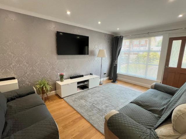 3 bedroom detached house to rent