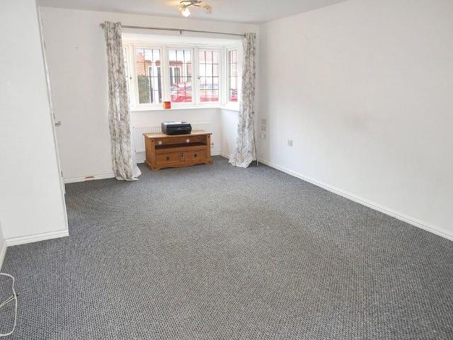 3 bedroom detached house to rent