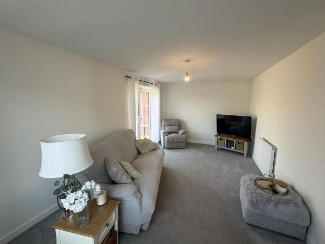 3 bedroom detached house to rent
