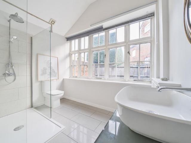 3 bedroom detached house to rent