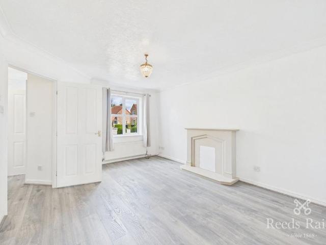 3 bedroom detached house to rent