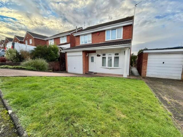3 bedroom detached house to rent