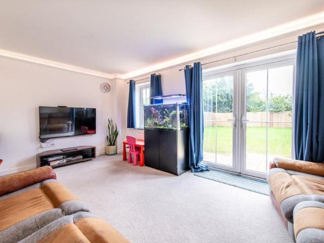 3 bedroom detached house to rent