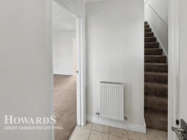 3 bedroom detached house to rent