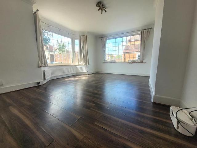 3 bedroom detached house to rent