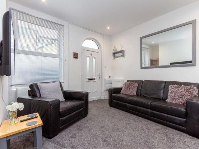 3 bedroom detached house to rent