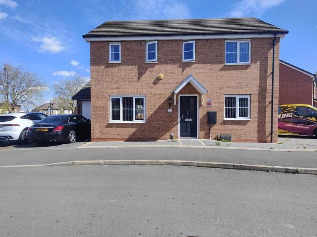 3 bedroom detached house to rent
