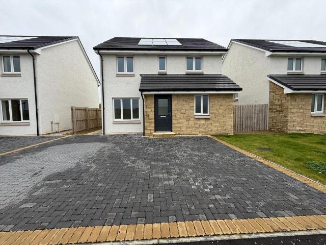 3 bedroom detached house to rent