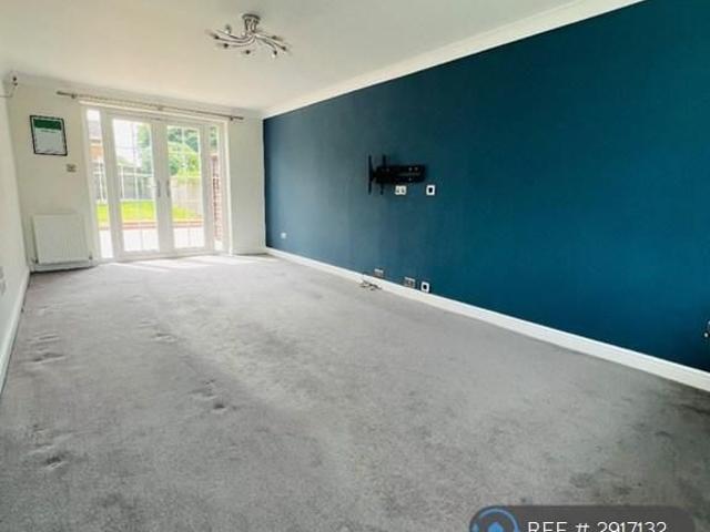 3 bedroom detached house to rent