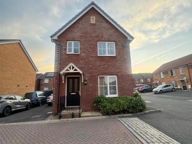 3 bedroom detached house to rent