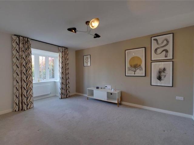 3 bedroom detached house to rent