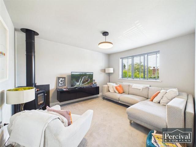 3 bedroom detached house to rent