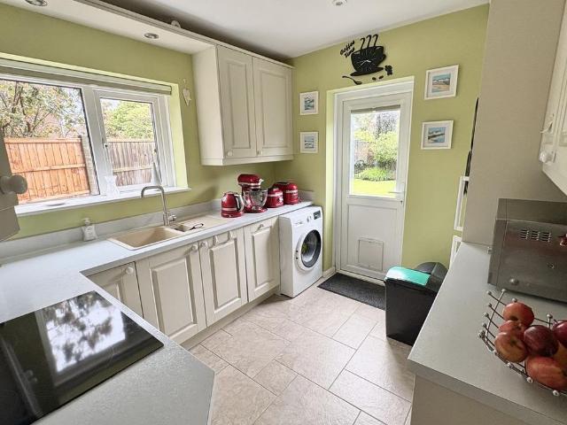 3 bedroom detached house to rent
