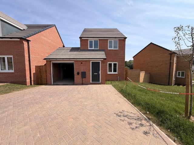 3 bedroom detached house to rent