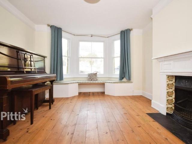 3 bedroom detached house to rent
