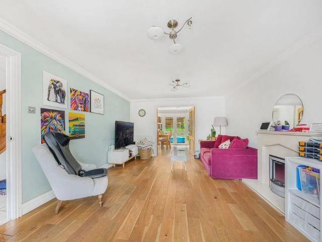 3 bedroom detached house to rent