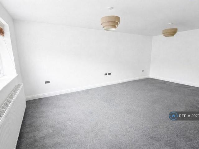 3 bedroom detached house to rent