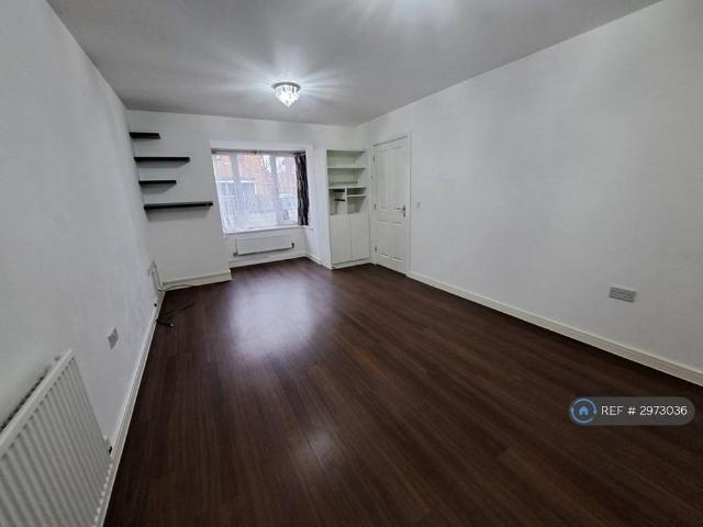 3 bedroom detached house to rent