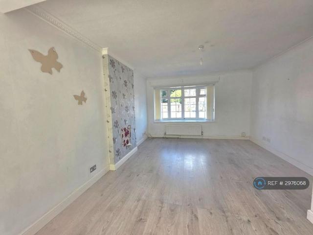 3 bedroom detached house to rent