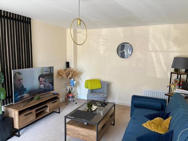 3 bedroom detached house to rent