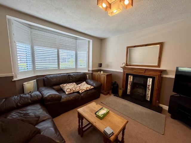 3 bedroom detached house to rent
