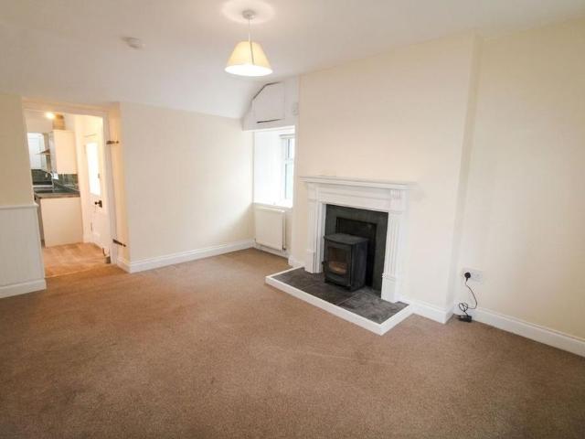 3 bedroom detached house to rent