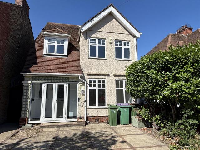 3 bedroom detached house to rent