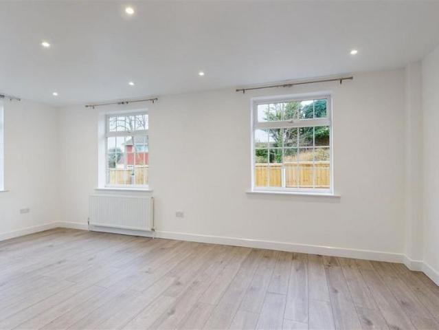 3 bedroom detached house to rent