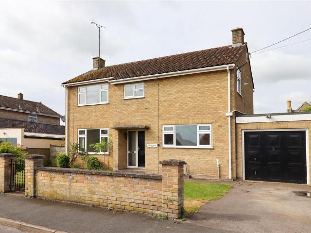 3 bedroom detached house to rent