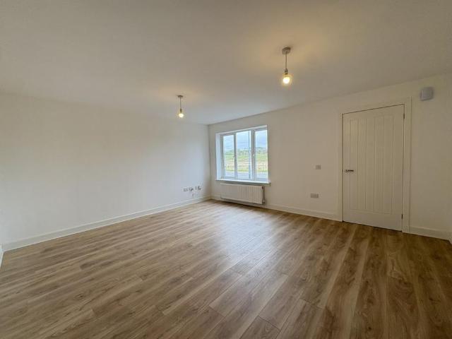 3 bedroom detached house to rent