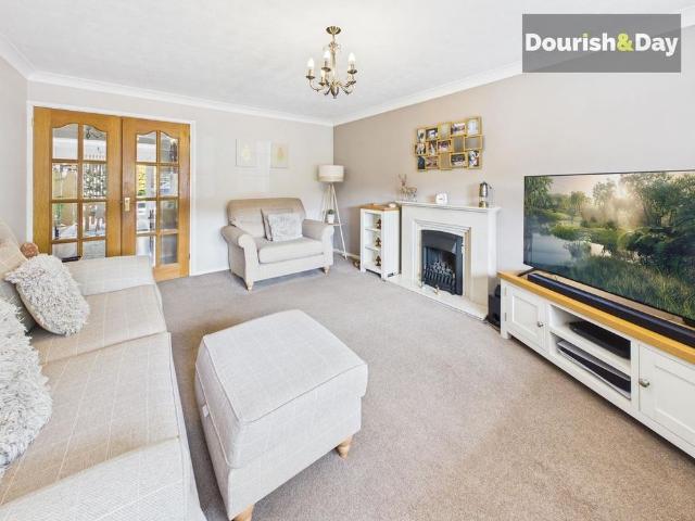3 bedroom detached house to rent