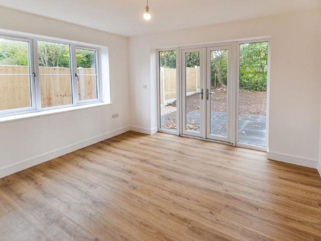 3 bedroom detached house to rent