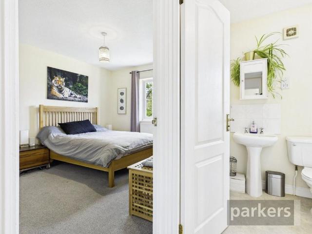 3 bedroom detached house to rent