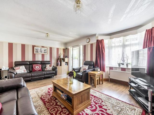 3 bedroom detached house to rent