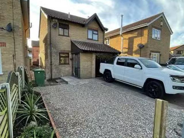 3 bedroom Detached House to rent, Gainsborough Avenue, Bradwel.