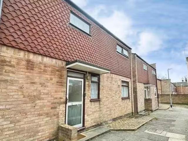 3 bedroom Detached House to rent, Gore Mews, Canterbury, CT1.