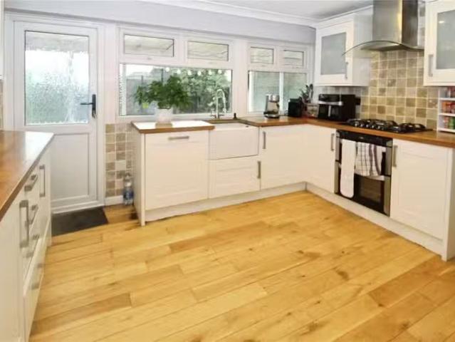 3 bedroom Detached House to rent, Hambledon Road, Waterloovill.