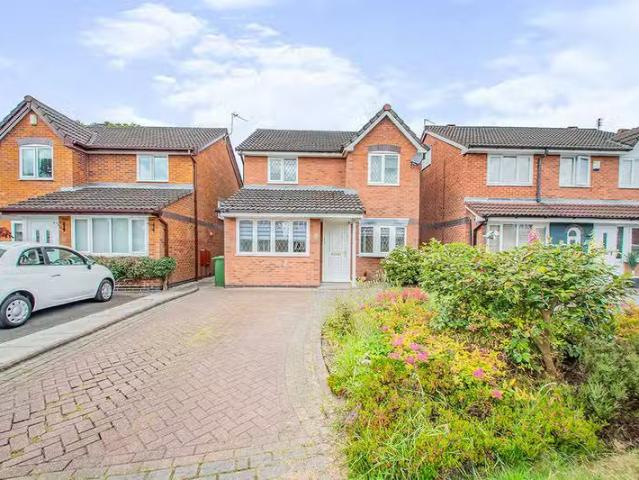 3 bedroom Detached House to rent, Highmeadow, Radcliffe, M26.