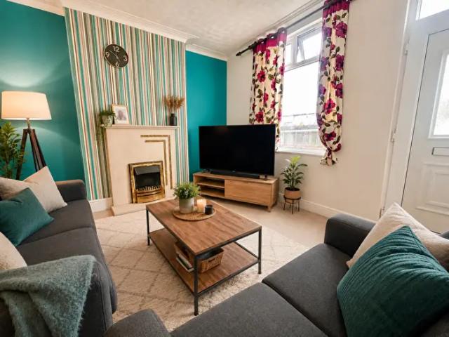 3 Bedroom Detached House To Rent In Wallis Street, Nottingham, Nottinghamshire, NG6