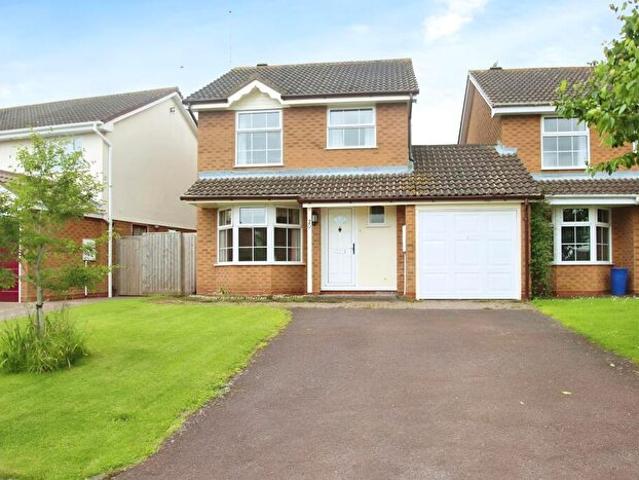 3 Bedroom Detached House To Rent In Willow Drive, Buckingham, MK18