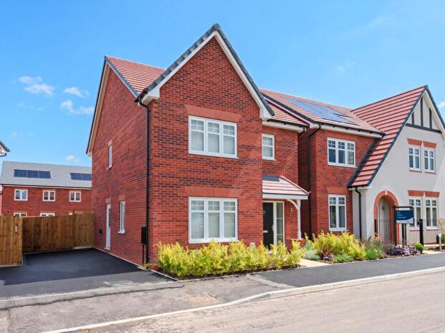 3 Bedroom Detached House To Rent In Bovis Homes: Riverside Development. No Summerhill Drive, Burton on Trent, DE15