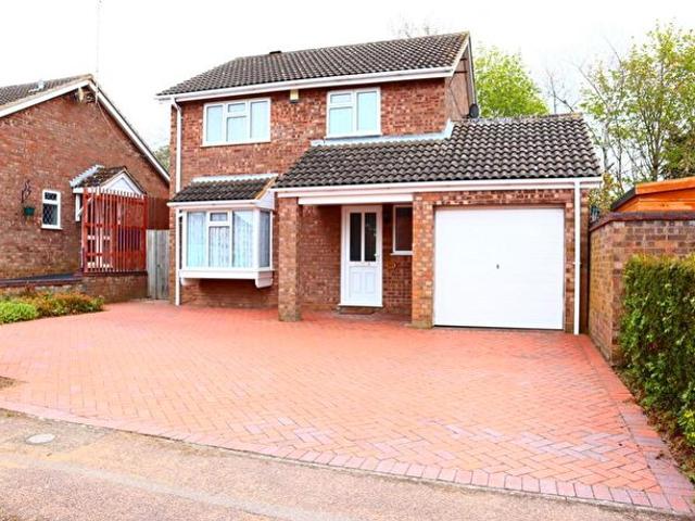 3 Bedroom Detached House To Rent In Bradvue Crescent, Bradville, Milton Keynes, MK13