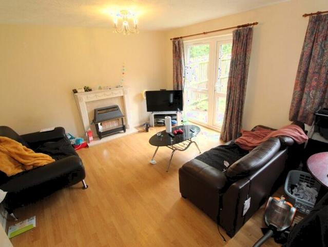 3 Bedroom Detached House To Rent In Falcon Close, Lenton, Nottingham, NG7